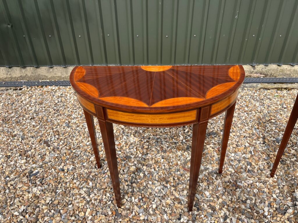 A pair of fine quality Edwardian Period mahogany and satinwood demi ...