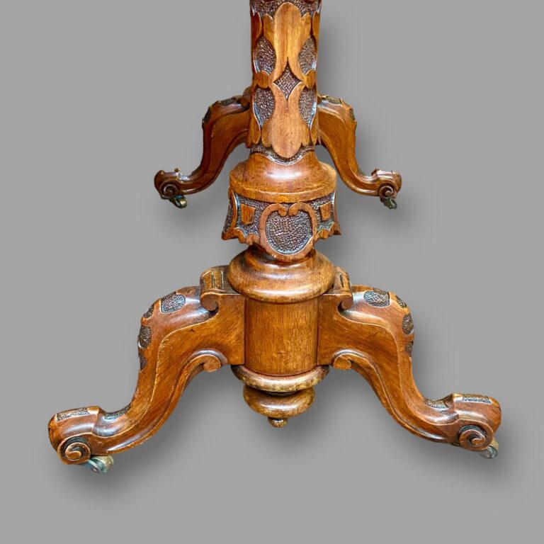 A beautiful Victorian Period burr walnut shaped occasional table ...